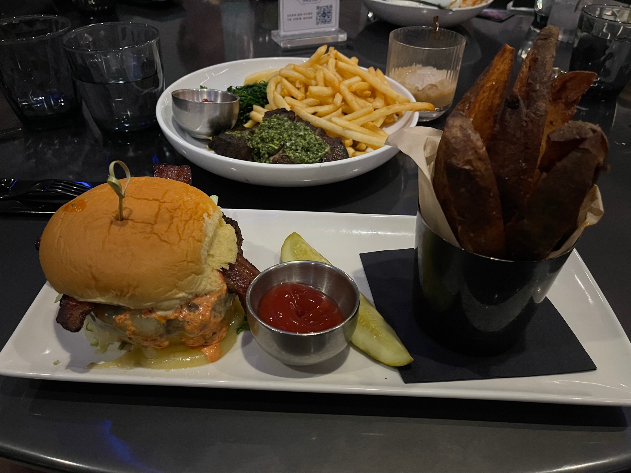 space-220-burger | Pirates & Princesses