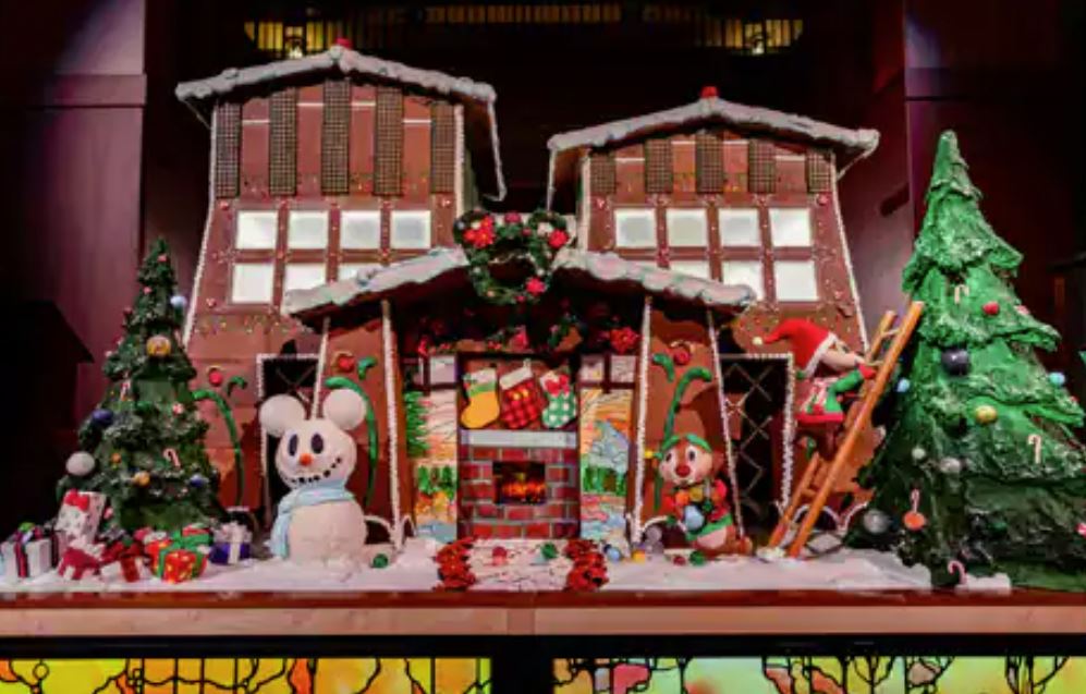 Disneyland Gingerbread Displays You Can Enjoy!