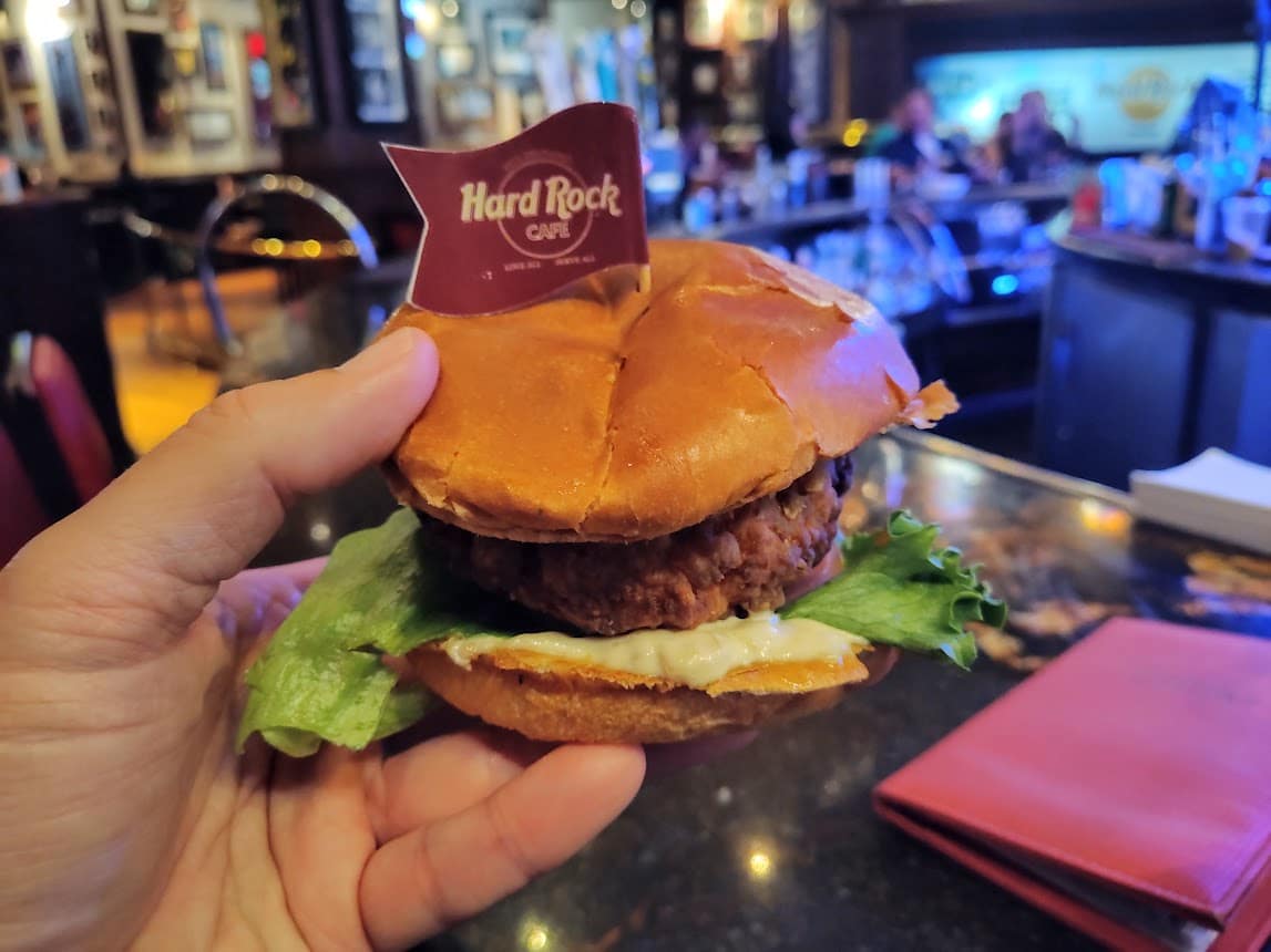Review: The HRC Gator Burger from Hard Rock Café Orlando