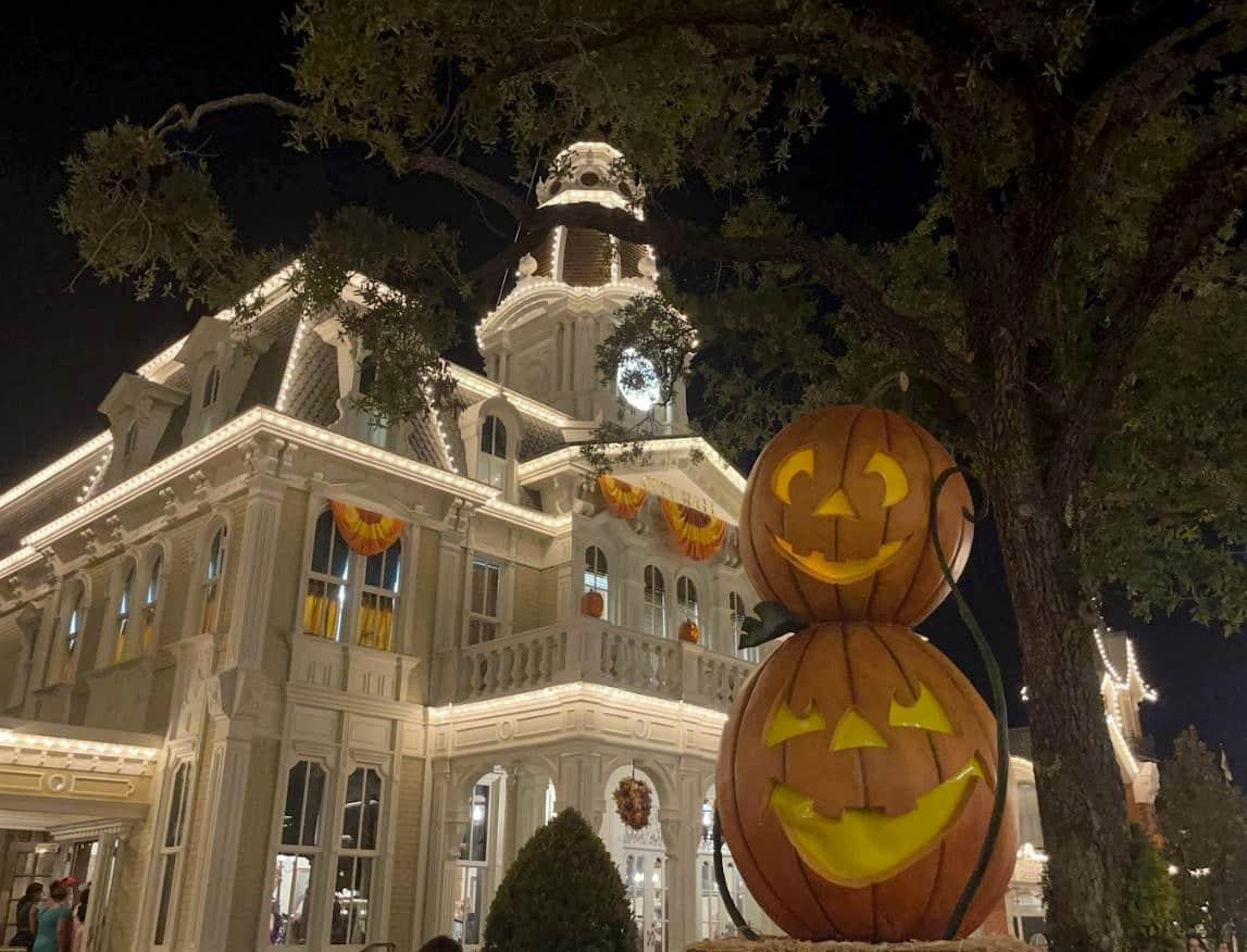 Photos of Halloween Decorations in The Magic Kingdom